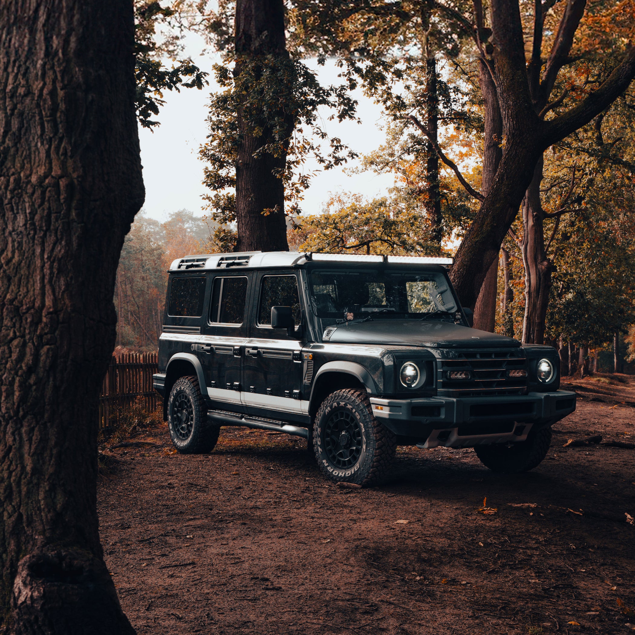 INEOS GRENADIER SINGLE TUBE SIDE STEPS BLACK — SideSteps UK